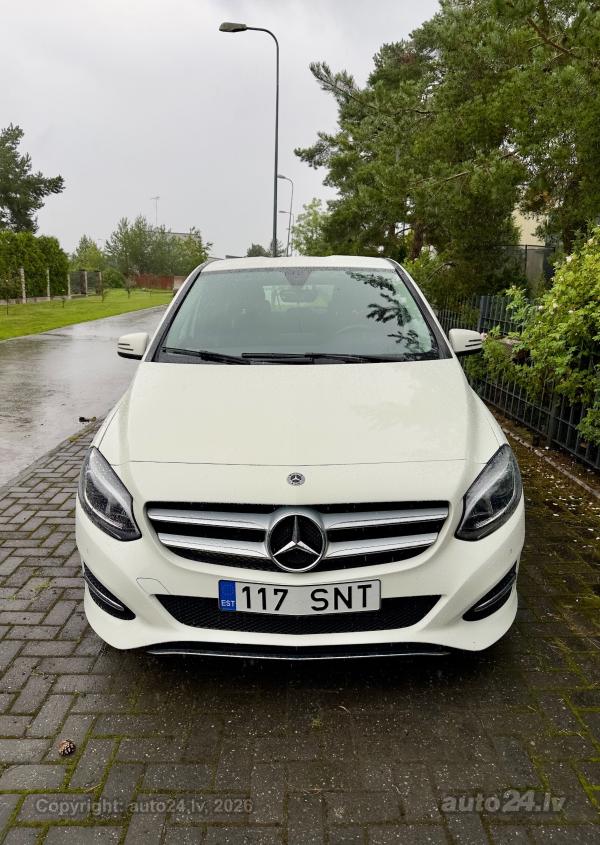 White Mercedes-Benz B-Class 2018 in Tallinn, with an engine capacity of 1.50 L and mileage of 72 thousand km for 12999 €, photo 2 on AUTOMOTO.COM.LV