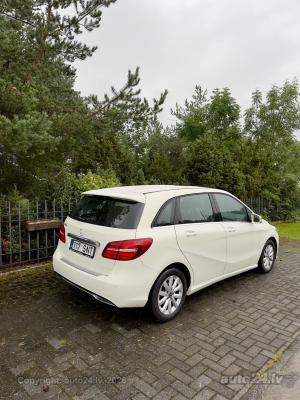 White Mercedes-Benz B-Class 2018 in Tallinn, with an engine capacity of 1.50 L and mileage of 72 thousand km for 12999 €, photo 4 on AUTOMOTO.COM.LV
