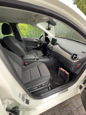 White Mercedes-Benz B-Class 2018 in Tallinn, with an engine capacity of 1.50 L and mileage of 72 thousand km for 12999 €, photo 7 on AUTOMOTO.COM.LV