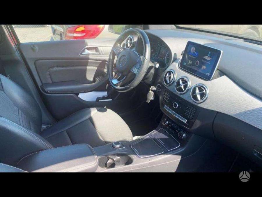 Black Mercedes-Benz B Electric Drive 2013 in Siauliai, with an engine capacity of 0.00 L and mileage of 65 thousand km for 3800 €, photo 5 on AUTOMOTO.COM.LV