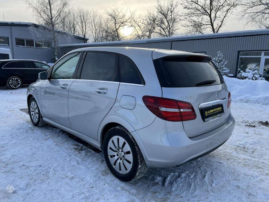 Grey Mercedes-Benz B Electric Drive 2017 in Telschi, with an engine capacity of 0.00 L and mileage of 105 thousand km for 6100 €, photo 10 on AUTOMOTO.COM.LV