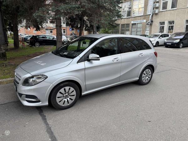 Серый Мерседес B Electric Drive 2018 в Вильнюс, объемом двигателя 0.00 л и пробегом 114 тыс. км за 9999 €, фото 5 на AUTOMOTO.COM.LV
