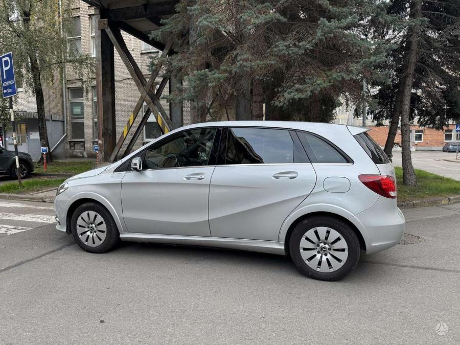 Серый Мерседес B Electric Drive 2018 в Вильнюс, объемом двигателя 0.00 л и пробегом 114 тыс. км за 9999 €, фото 10 на AUTOMOTO.COM.LV
