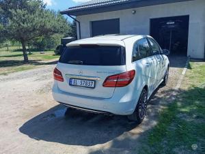White Mercedes-Benz B Electric Drive 2015 in Ignalina, with an engine capacity of 0.00 L and mileage of 159 thousand km for 5800 €, photo 7 on AUTOMOTO.COM.LV