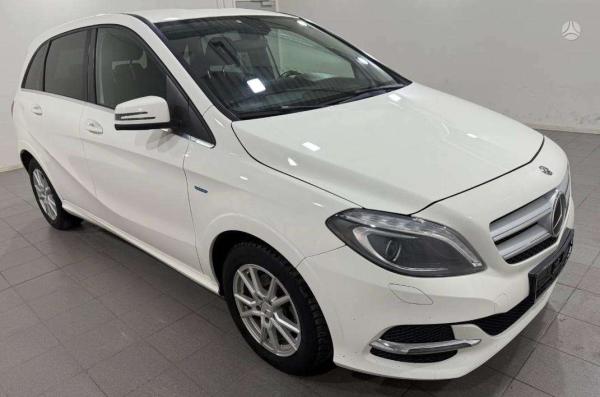 White Mercedes-Benz B Electric Drive 2017 in Klaipeda, with an engine capacity of 0.00 L and mileage of 64 thousand km for 6700 €, photo 1 on AUTOMOTO.COM.LV