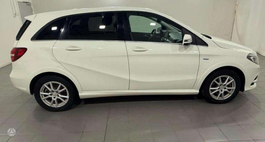 Balts Mercedes-Benz B Electric Drive 2017 Klaipėda, ar dzinēja tilpumu 0.00 L un nobraukumu 64 tūkst. km par 6700 €, foto 4 vietnē AUTOMOTO.COM.LV