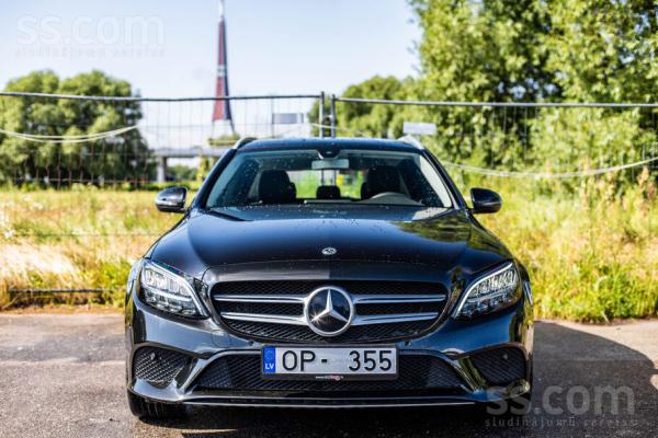 Melns Mercedes-Benz c-160 2018 Rīga, ar dzinēja tilpumu 1.60 L un nobraukumu 231 tūkst. km par 16990 €, foto 3 vietnē AUTOMOTO.COM.LV