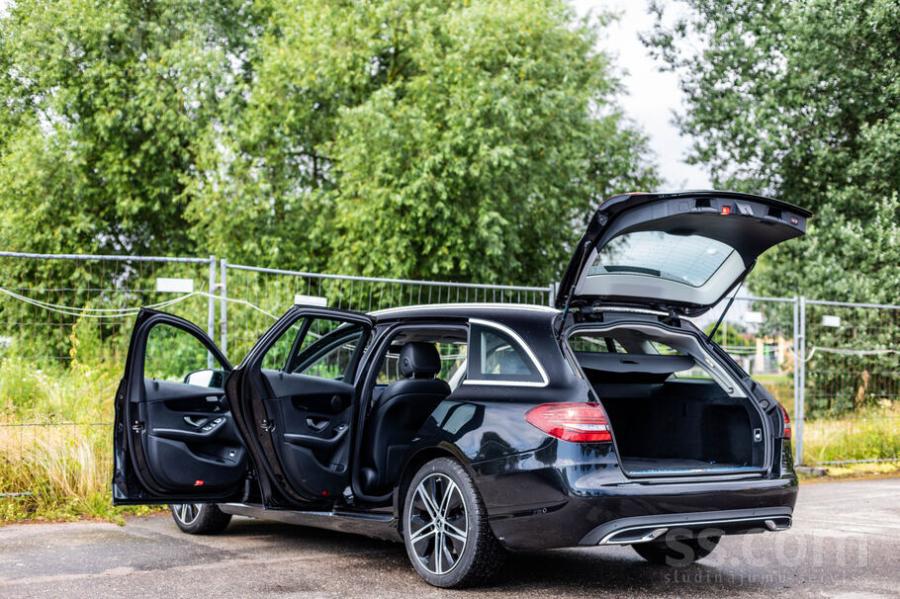 Melns Mercedes-Benz c-160 2018 Rīga, ar dzinēja tilpumu 1.60 L un nobraukumu 231 tūkst. km par 16990 €, foto 10 vietnē AUTOMOTO.COM.LV