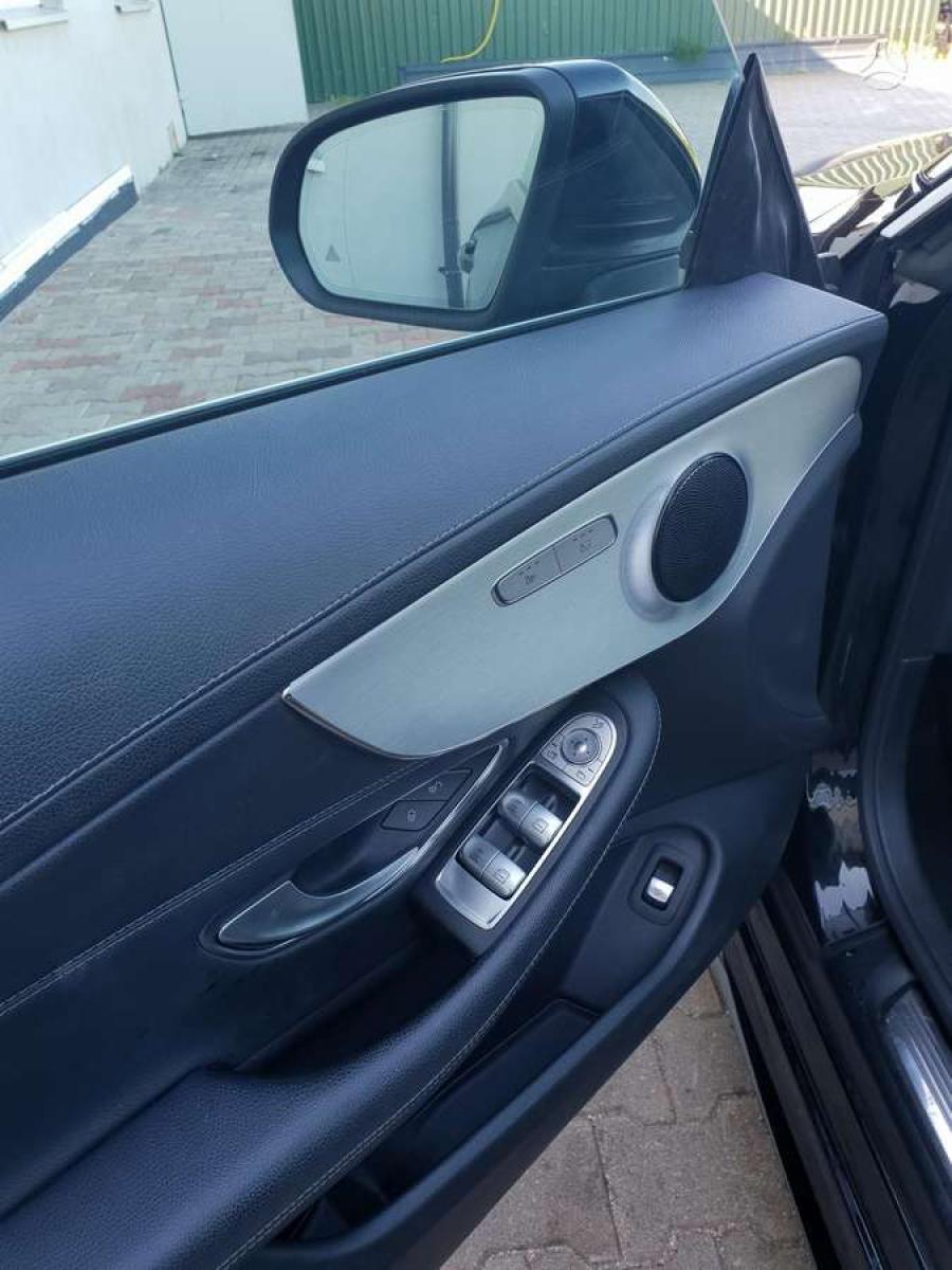 Black Mercedes-Benz C 180 2019 in Klaipeda, with an engine capacity of 1.60 L and mileage of 120 thousand km for 20150 €, photo 23 on AUTOMOTO.COM.LV