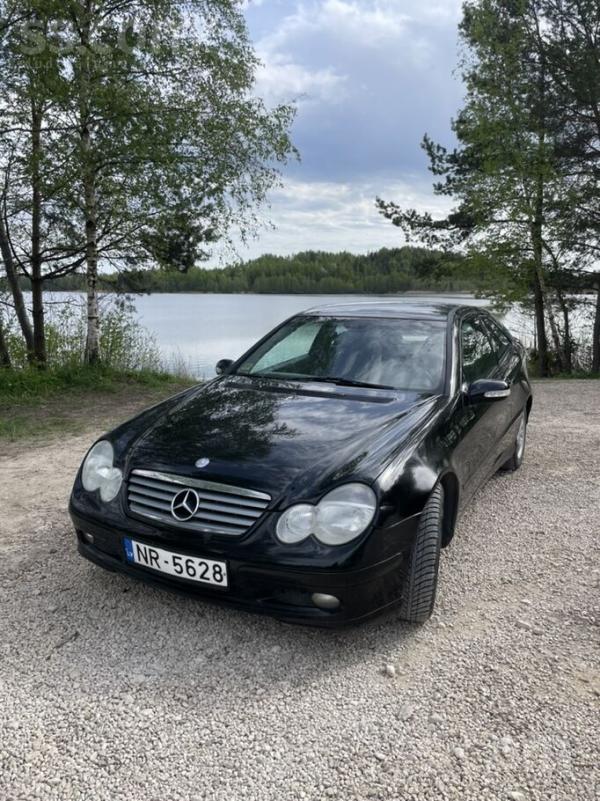 Melns Mercedes-Benz C 180 2003 Rīga, ar dzinēja tilpumu 2.00 L un nobraukumu 178 tūkst. km par 1500 €, foto 2 vietnē AUTOMOTO.COM.LV