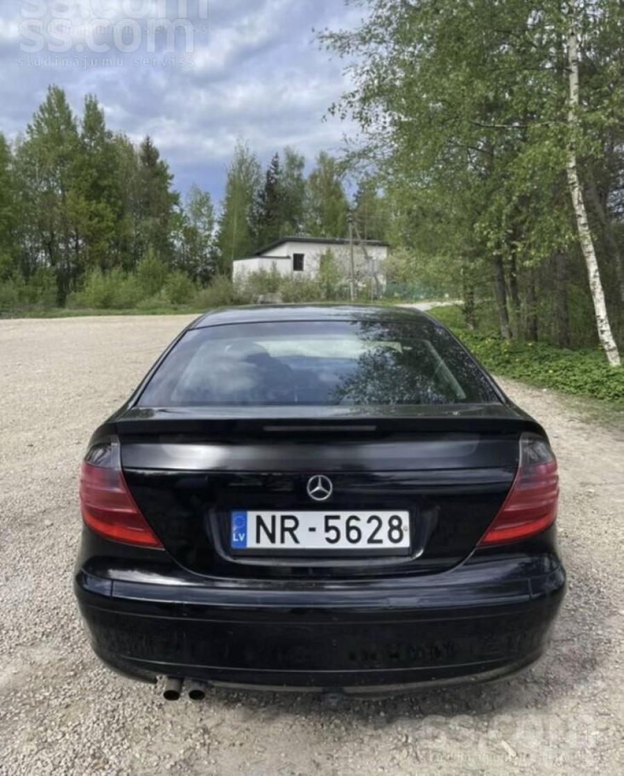 Melns Mercedes-Benz C 180 2003 Rīga, ar dzinēja tilpumu 2.00 L un nobraukumu 179 tūkst. km par 1500 €, foto 3 vietnē AUTOMOTO.COM.LV