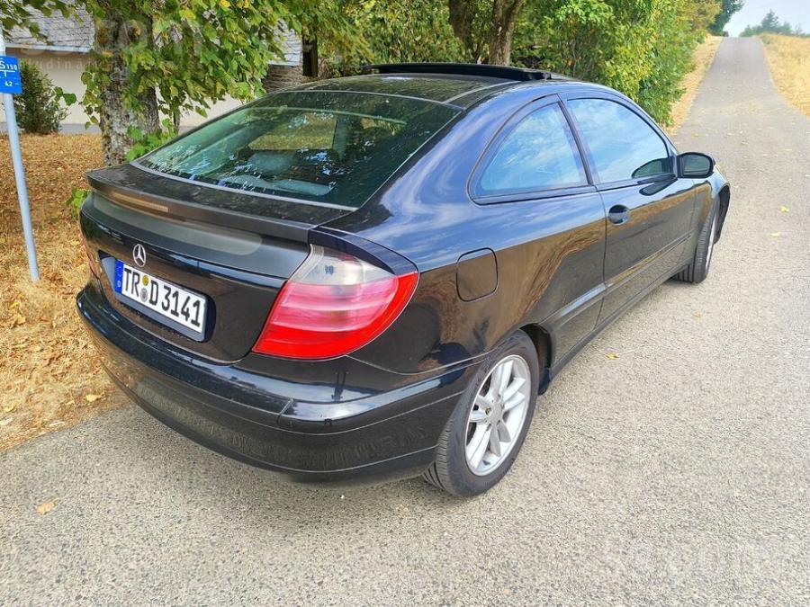 Melns Mercedes-Benz C 180 2003 Tukums, ar dzinēja tilpumu 1.80 L un nobraukumu 206 tūkst. km par 2300 €, foto 3 vietnē AUTOMOTO.COM.LV