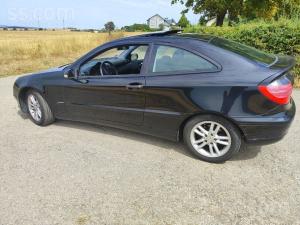Melns Mercedes-Benz C 180 2003 Tukums, ar dzinēja tilpumu 1.80 L un nobraukumu 206 tūkst. km par 2300 €, foto 4 vietnē AUTOMOTO.COM.LV