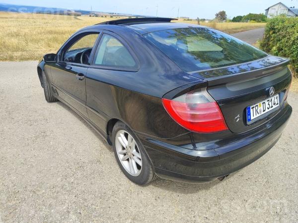 Melns Mercedes-Benz C 180 2003 Tukums, ar dzinēja tilpumu 1.80 L un nobraukumu 206 tūkst. km par 2300 €, foto 5 vietnē AUTOMOTO.COM.LV