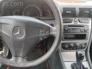 Melns Mercedes-Benz C 180 2003 Tukums, ar dzinēja tilpumu 1.80 L un nobraukumu 206 tūkst. km par 2300 €, foto 6 vietnē AUTOMOTO.COM.LV