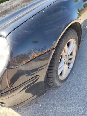 Black Mercedes-Benz C 180 2004 in Riga, with an engine capacity of 1.80 L and mileage of 262 thousand km for 490 €, photo 9 on AUTOMOTO.COM.LV