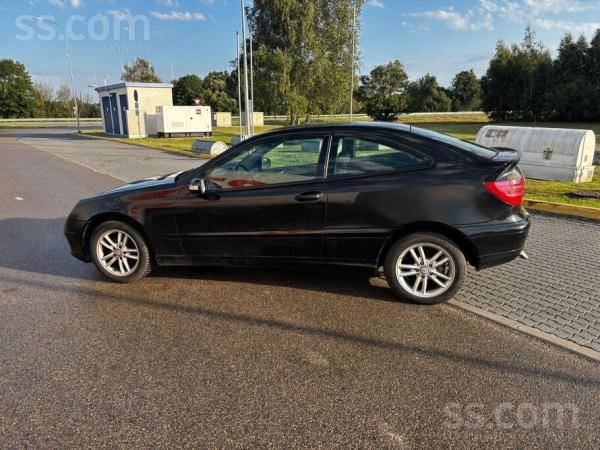 Melns Mercedes-Benz C 180 2004 Rīga, ar dzinēja tilpumu 1.80 L un nobraukumu 262 tūkst. km par 1850 €, foto 3 vietnē AUTOMOTO.COM.LV