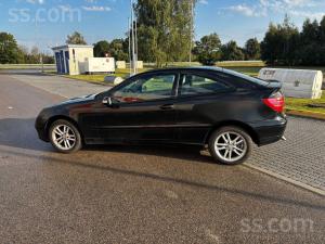 Melns Mercedes-Benz C 180 2004 Rīga, ar dzinēja tilpumu 1.80 L un nobraukumu 262 tūkst. km par 1850 €, foto 3 vietnē AUTOMOTO.COM.LV
