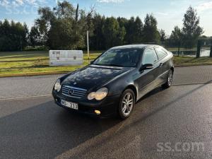 Melns Mercedes-Benz C 180 2004 Rīga, ar dzinēja tilpumu 1.80 L un nobraukumu 262 tūkst. km par 1850 €, foto 9 vietnē AUTOMOTO.COM.LV