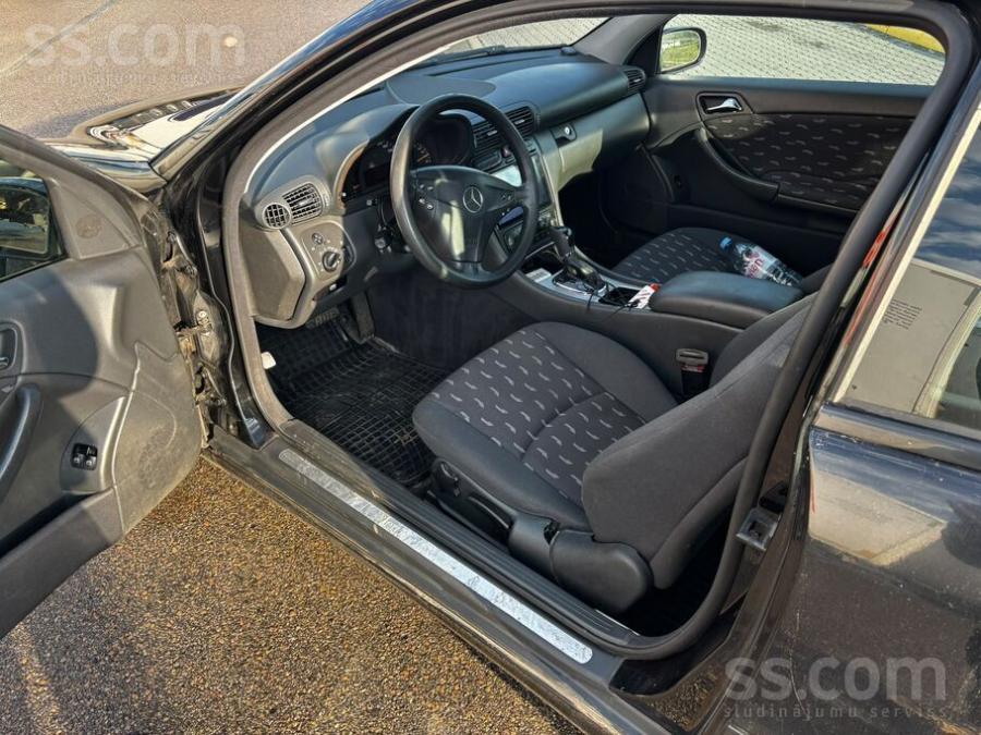 Melns Mercedes-Benz C 180 2004 Rīga, ar dzinēja tilpumu 1.80 L un nobraukumu 262 tūkst. km par 1850 €, foto 12 vietnē AUTOMOTO.COM.LV