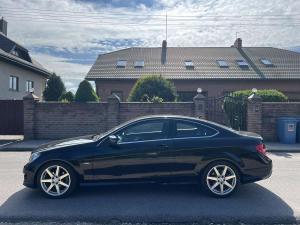 Black Mercedes-Benz C 180 2011 in Kaunas, with an engine capacity of 1.80 L and mileage of 219 thousand km for 7350 €, photo 8 on AUTOMOTO.COM.LV