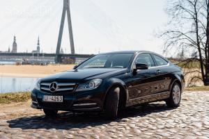 Black Mercedes-Benz C 180 2012 in Riga, with an engine capacity of 1.80 L and mileage of 151 thousand km for 9400 €, photo  on AUTOMOTO.COM.LV
