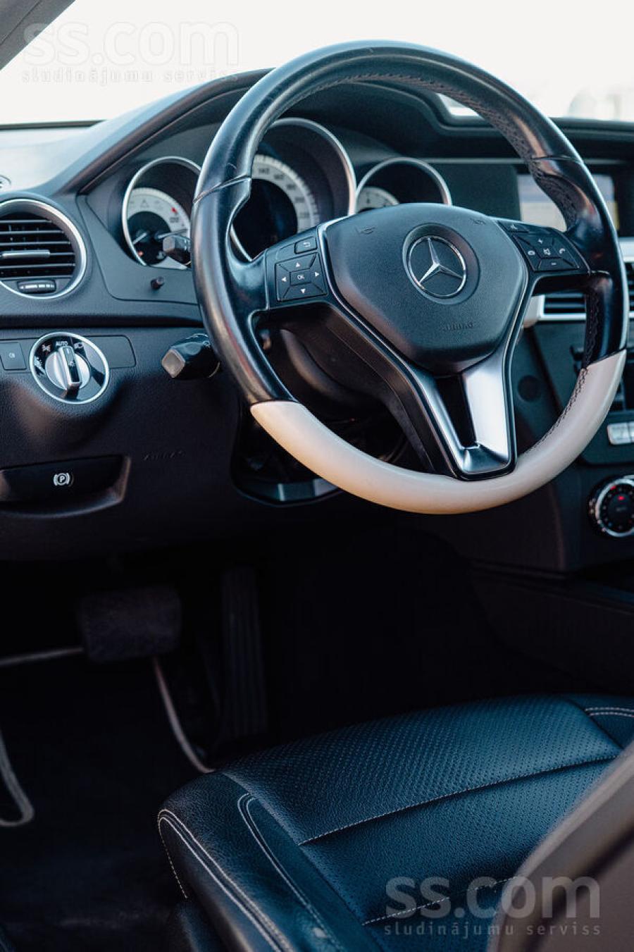 Black Mercedes-Benz C 180 2012 in Riga, with an engine capacity of 1.80 L and mileage of 151 thousand km for 9400 €, photo 12 on AUTOMOTO.COM.LV