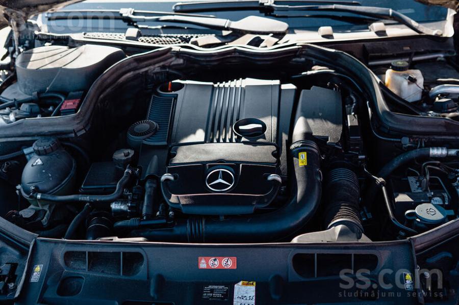 Black Mercedes-Benz C 180 2012 in Riga, with an engine capacity of 1.80 L and mileage of 151 thousand km for 9400 €, photo 15 on AUTOMOTO.COM.LV
