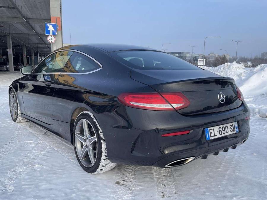 Melns Mercedes-Benz C 180 2016 Viļņa, ar dzinēja tilpumu 1.60 L un nobraukumu 328 tūkst. km par 14900 €, foto 7 vietnē AUTOMOTO.COM.LV
