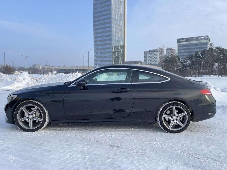 Melns Mercedes-Benz C 180 2016 Viļņa, ar dzinēja tilpumu 1.60 L un nobraukumu 328 tūkst. km par 14900 €, foto 8 vietnē AUTOMOTO.COM.LV