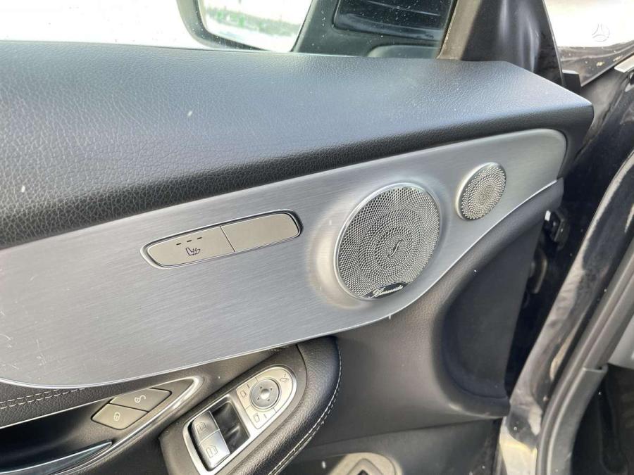 Melns Mercedes-Benz C 180 2016 Viļņa, ar dzinēja tilpumu 1.60 L un nobraukumu 332 tūkst. km par 12990 €, foto 12 vietnē AUTOMOTO.COM.LV
