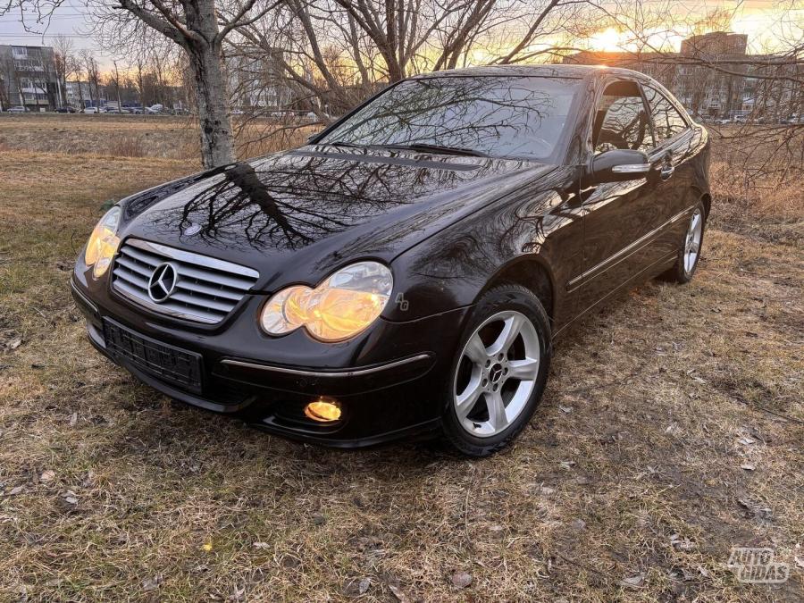 Black Mercedes-Benz C 180 2007 in Siauliai, with an engine capacity of 1.80 L and mileage of 209 thousand km for 3500 €, photo 1 on AUTOMOTO.COM.LV