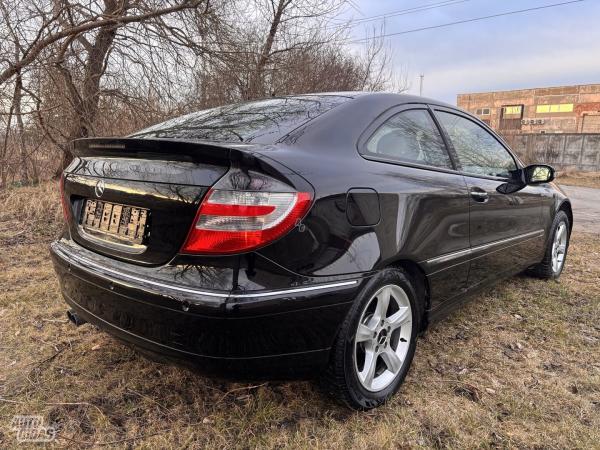 Melns Mercedes-Benz C 180 2007 Šauļi, ar dzinēja tilpumu 1.80 L un nobraukumu 209 tūkst. km par 3500 €, foto 4 vietnē AUTOMOTO.COM.LV