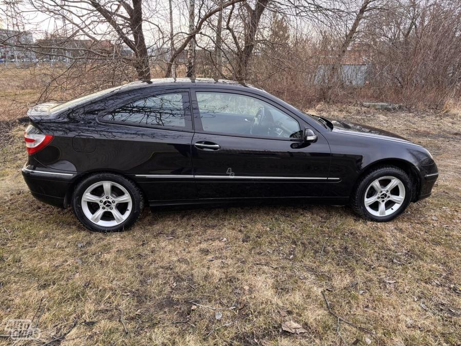 Black Mercedes-Benz C 180 2007 in Siauliai, with an engine capacity of 1.80 L and mileage of 209 thousand km for 3500 €, photo 5 on AUTOMOTO.COM.LV