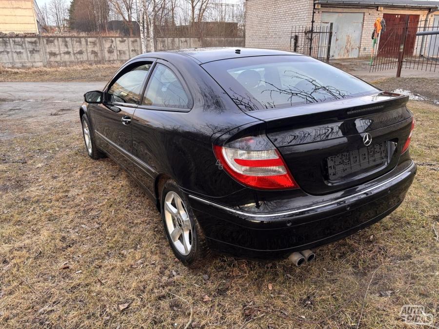 Black Mercedes-Benz C 180 2007 in Siauliai, with an engine capacity of 1.80 L and mileage of 209 thousand km for 3500 €, photo 6 on AUTOMOTO.COM.LV