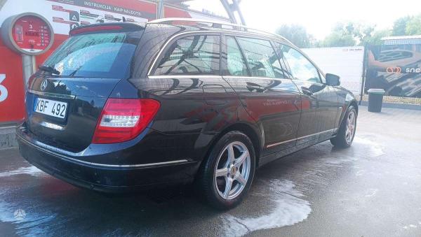 Black Mercedes-Benz C 180 2009 in Kaunas, with an engine capacity of 1.80 L and mileage of 330 thousand km for 3250 €, photo 4 on AUTOMOTO.COM.LV