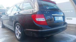 Black Mercedes-Benz C 180 2009 in Kaunas, with an engine capacity of 1.80 L and mileage of 330 thousand km for 3250 €, photo 6 on AUTOMOTO.COM.LV