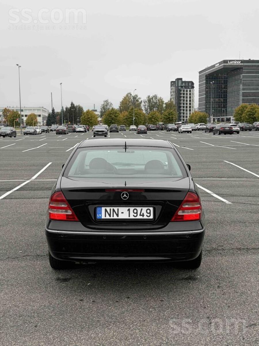 Melns Mercedes-Benz C 180 2003 Rīga, ar dzinēja tilpumu 1.80 L un nobraukumu 250 tūkst. km par 2599 €, foto 6 vietnē AUTOMOTO.COM.LV