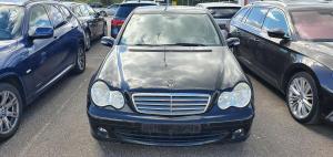 Black Mercedes-Benz C 180 2006 in Vilnius, with an engine capacity of 0.00 L and mileage of 261 thousand km for 3500 €, photo 5 on AUTOMOTO.COM.LV