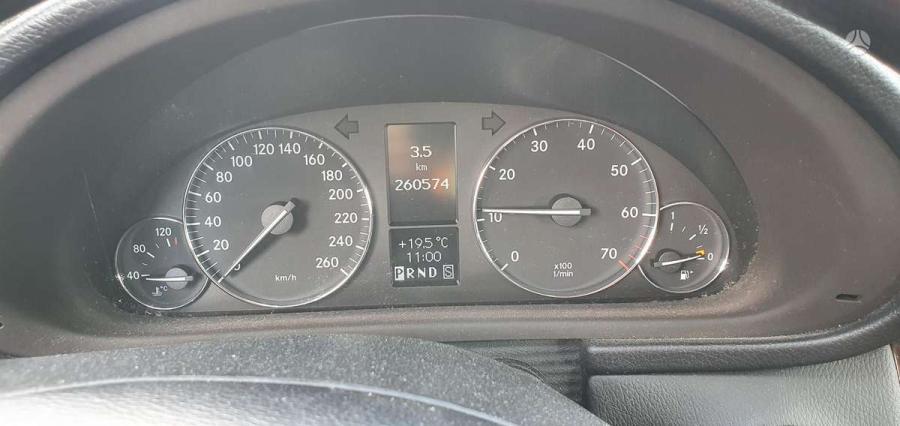 Black Mercedes-Benz C 180 2006 in Vilnius, with an engine capacity of 0.00 L and mileage of 261 thousand km for 3500 €, photo 11 on AUTOMOTO.COM.LV