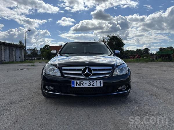 Black Mercedes-Benz C 180 2008 in Bauska, with an engine capacity of 1.80 L and mileage of 350 thousand km for 1500 €, photo 3 on AUTOMOTO.COM.LV