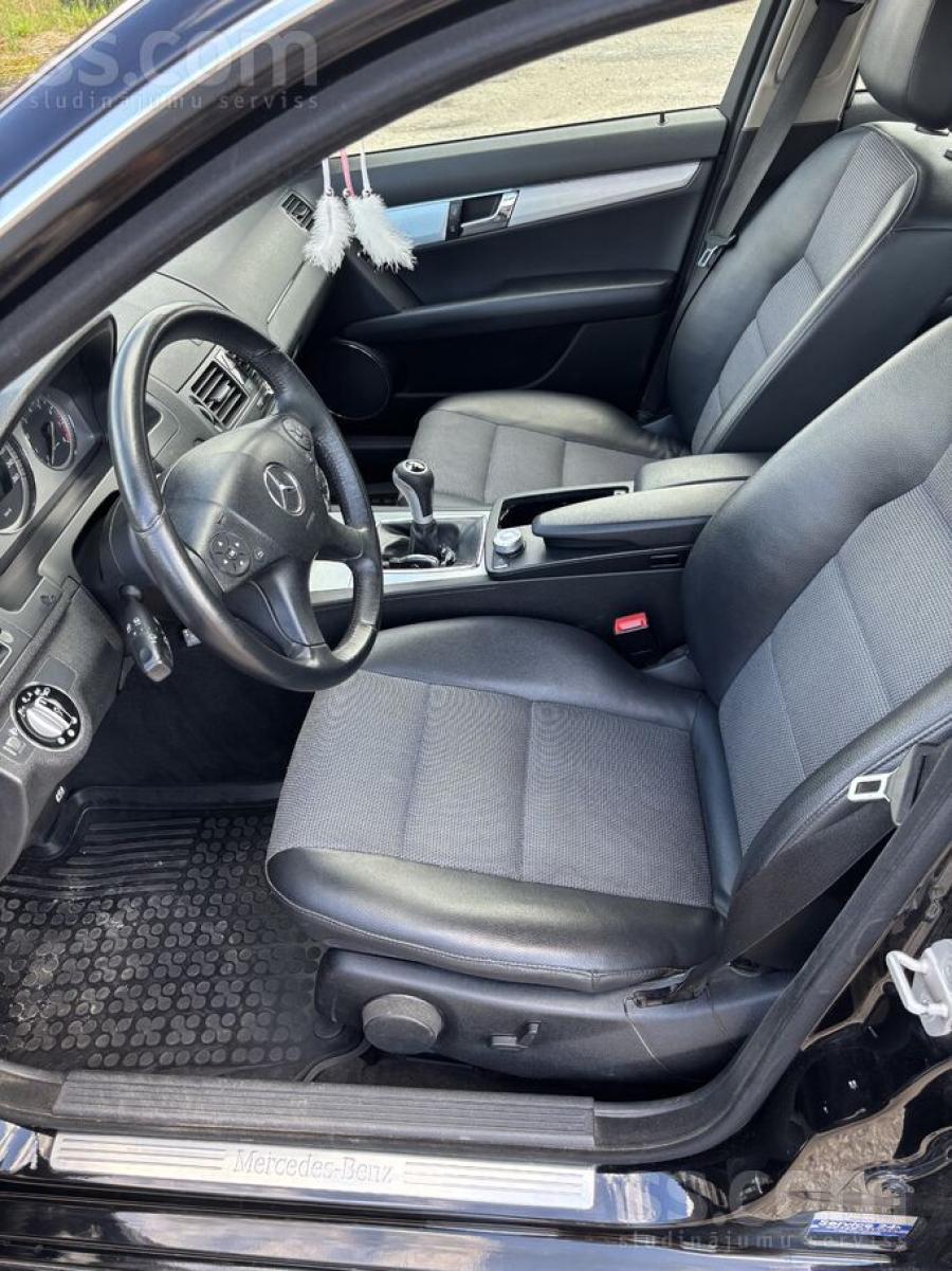 Melns Mercedes-Benz C 180 2008 Bauska, ar dzinēja tilpumu 1.80 L un nobraukumu 350 tūkst. km par 1500 €, foto 11 vietnē AUTOMOTO.COM.LV