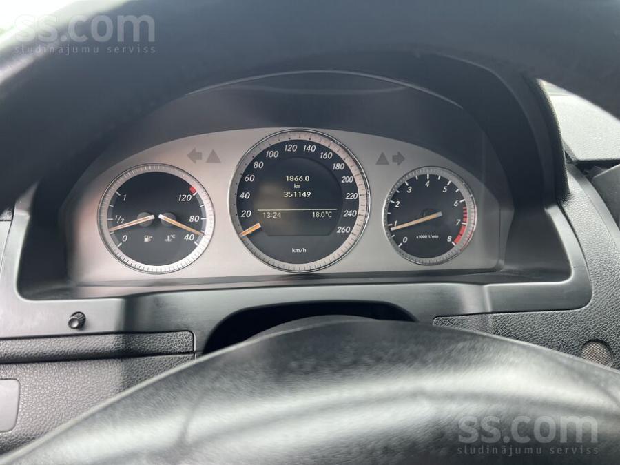 Black Mercedes-Benz C 180 2008 in Riga, with an engine capacity of 1.80 L and mileage of 351 thousand km for 4000 €, photo 6 on AUTOMOTO.COM.LV