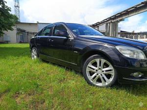 Melns Mercedes-Benz C 180 2008 Kupiškis, ar dzinēja tilpumu 1.80 L un nobraukumu 240 tūkst. km par 5100 €, foto 4 vietnē AUTOMOTO.COM.LV