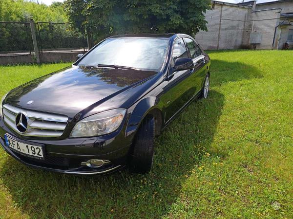 Melns Mercedes-Benz C 180 2008 Kupiškis, ar dzinēja tilpumu 1.80 L un nobraukumu 240 tūkst. km par 5100 €, foto 4 vietnē AUTOMOTO.COM.LV