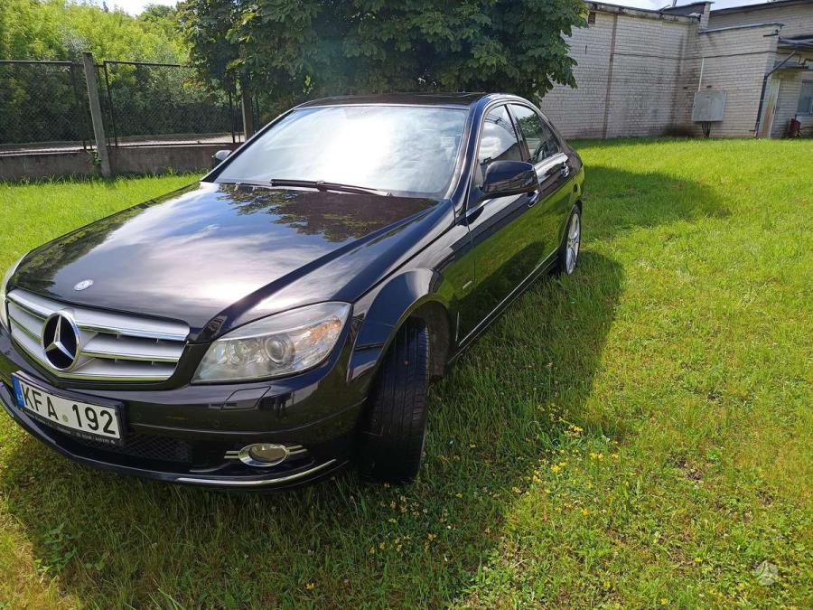 Melns Mercedes-Benz C 180 2008 Kupiškis, ar dzinēja tilpumu 1.80 L un nobraukumu 240 tūkst. km par 5100 €, foto 5 vietnē AUTOMOTO.COM.LV