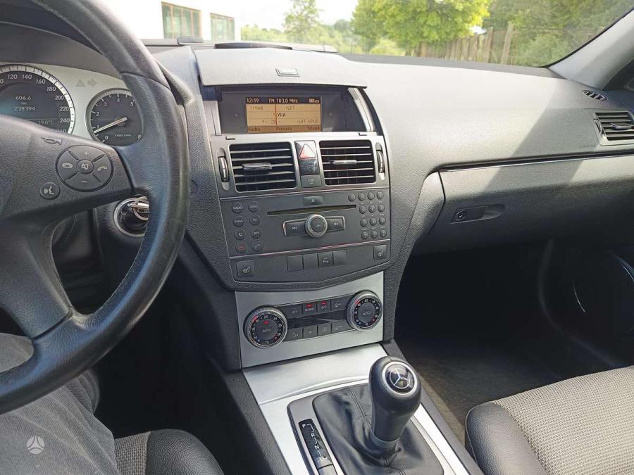 Melns Mercedes-Benz C 180 2008 Kupiškis, ar dzinēja tilpumu 1.80 L un nobraukumu 240 tūkst. km par 5100 €, foto 7 vietnē AUTOMOTO.COM.LV