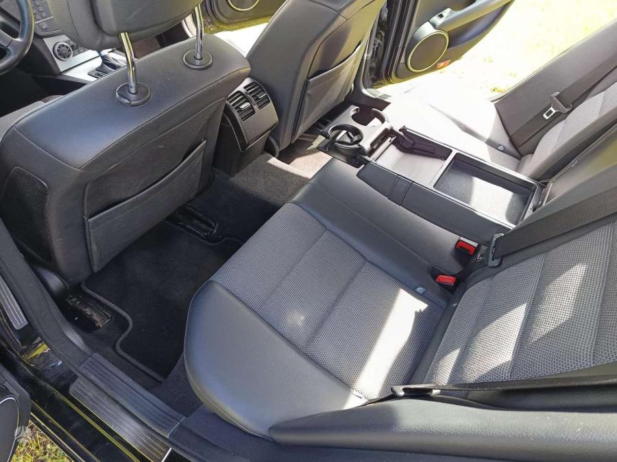 Melns Mercedes-Benz C 180 2008 Kupiškis, ar dzinēja tilpumu 1.80 L un nobraukumu 240 tūkst. km par 5100 €, foto 9 vietnē AUTOMOTO.COM.LV
