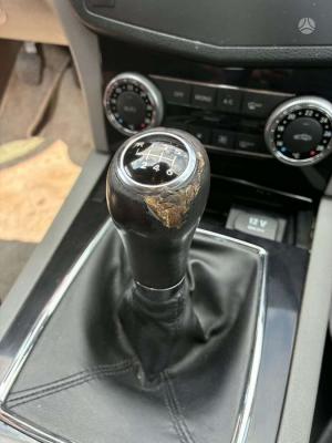 Black Mercedes-Benz C 180 2008 in Kaunas, with an engine capacity of 1.80 L and mileage of 395 thousand km for 2500 €, photo 11 on AUTOMOTO.COM.LV