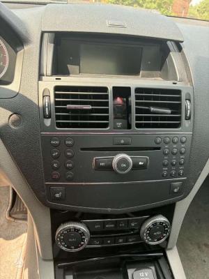 Black Mercedes-Benz C 180 2008 in Kaunas, with an engine capacity of 1.80 L and mileage of 395 thousand km for 2500 €, photo 12 on AUTOMOTO.COM.LV